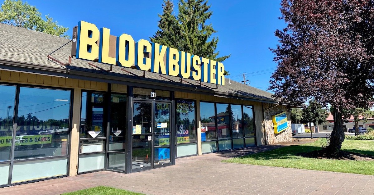 Travel World: This Town Is Home To The Last Blockbuster Video Store In ...